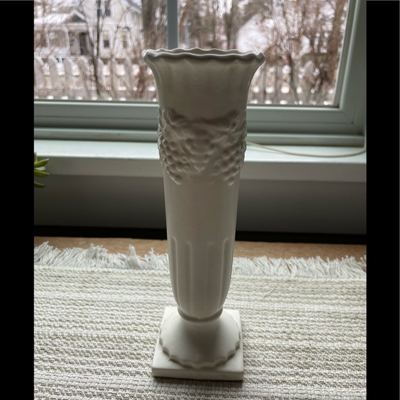 Inarco | Accents | Vintage Inarco White Bud Vase With Embossed Grapes ...